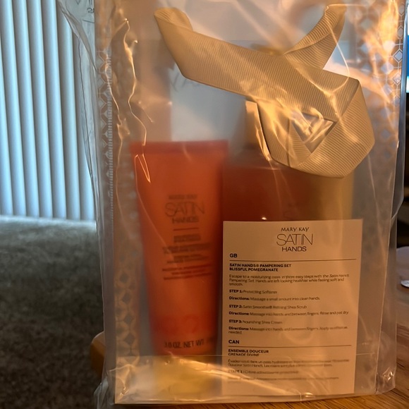Mary Kay | Bath & Body | Mary Kay Satin Hands Pampering Set | Poshmark
